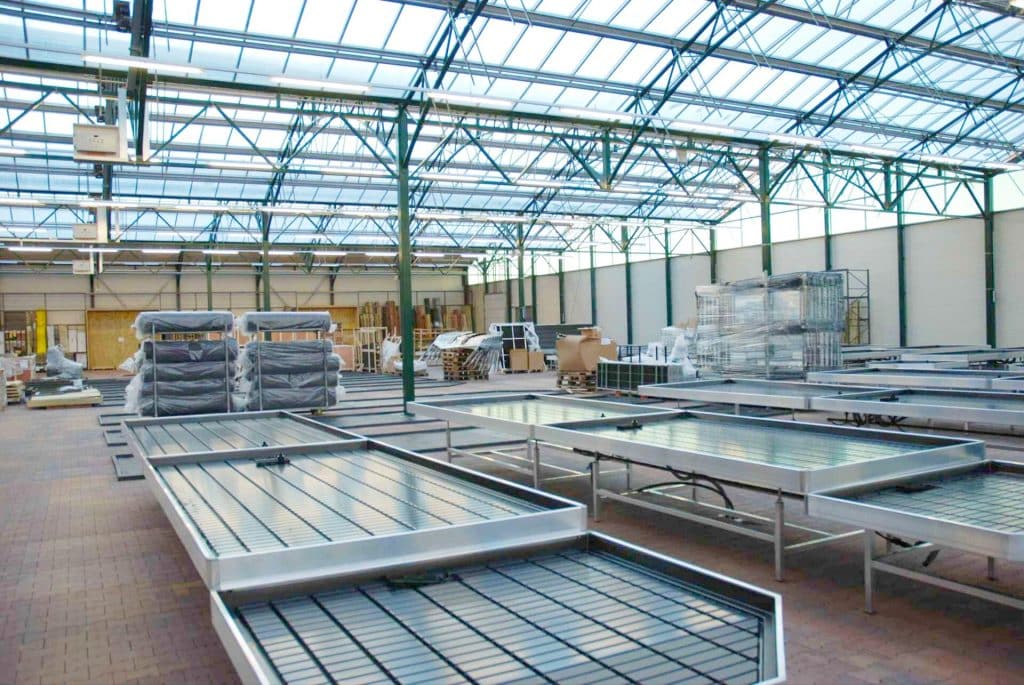 Rolling Benches with Flood Trays | The Best Grow